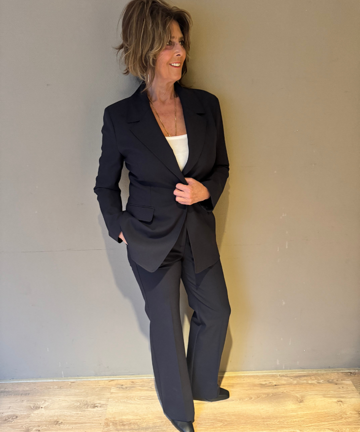 Broekpak Dames Bruiloft - She's Different | Shop online luxe damesmode